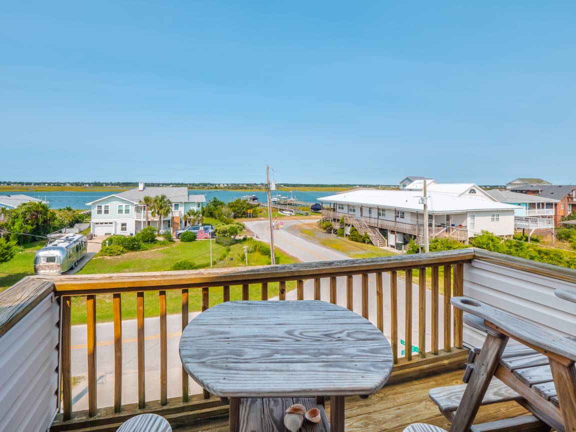 160 M² House ∙ 3 Bedrooms ∙ 6 Guests - Topsail Beach, NC