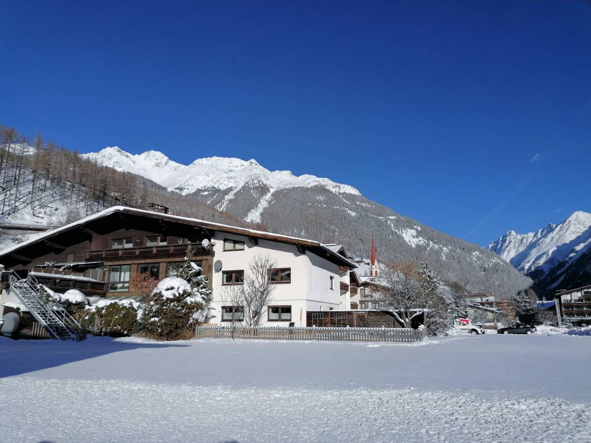 133 M² Apartment ∙ 3 Bedrooms ∙ 8 Guests - Soelden
