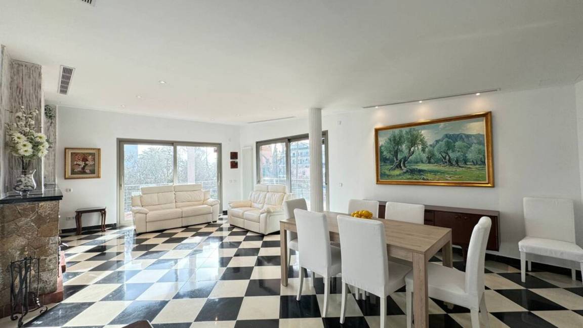 300 M² House ∙ 5 Bedrooms ∙ 8 Guests - Palma