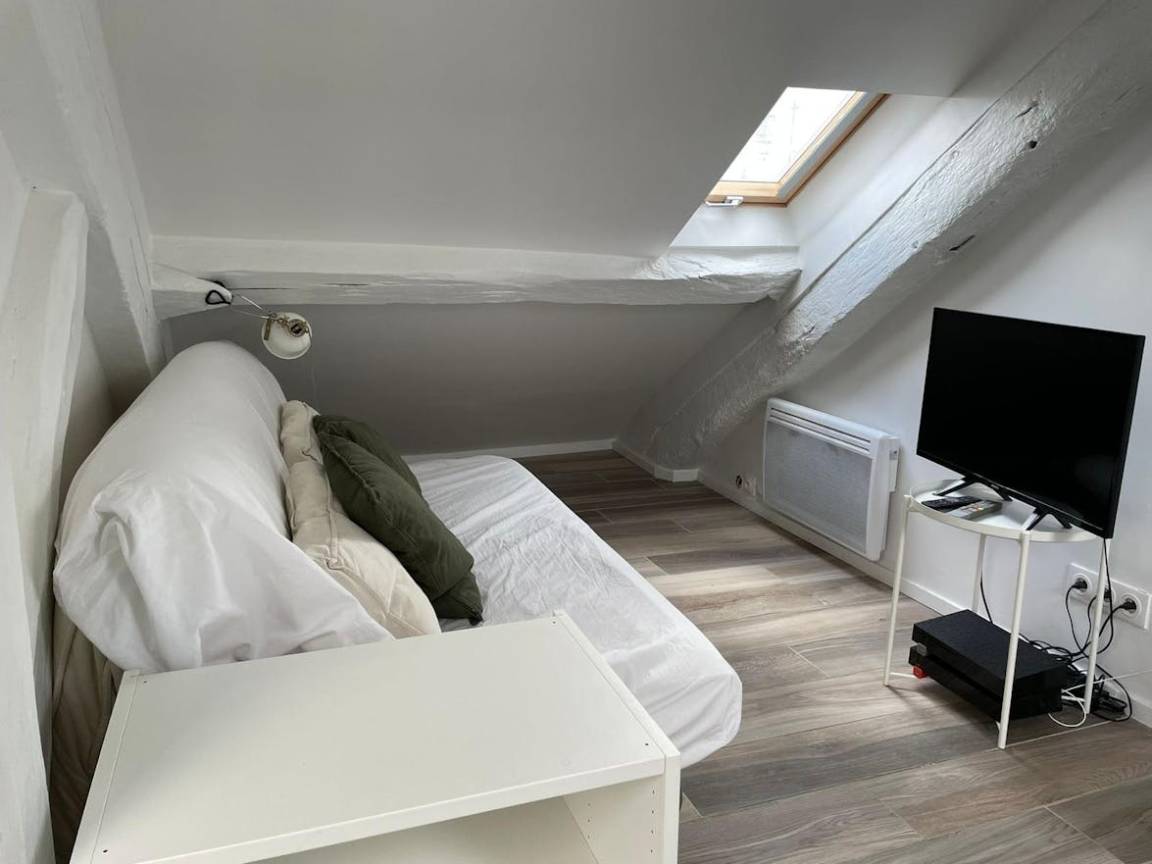 15 M² Apartment ∙ 1 Bedroom ∙ 1 Guest - Paris