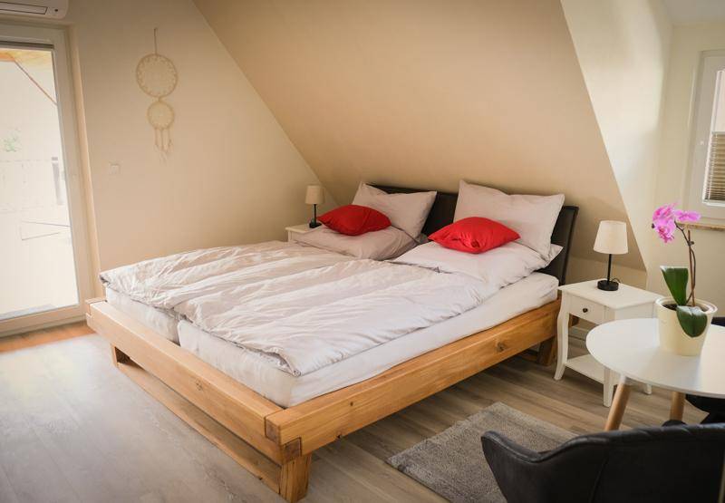 45 M² Ferienwohnung ∙ 1 Schlafzimmer ∙ 4 Gäste - Bürgstadt