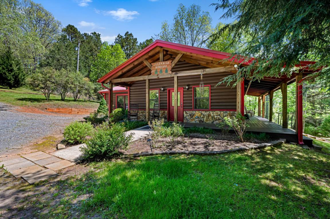 110 M² Cabin ∙ 2 Bedrooms ∙ 4 Guests - Blue Ridge, GA