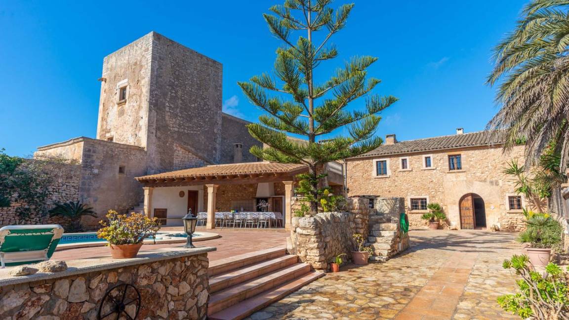 Ferienwohnung ∙ 5 Schlafzimmer ∙ 10 Gäste - Cala Llombards