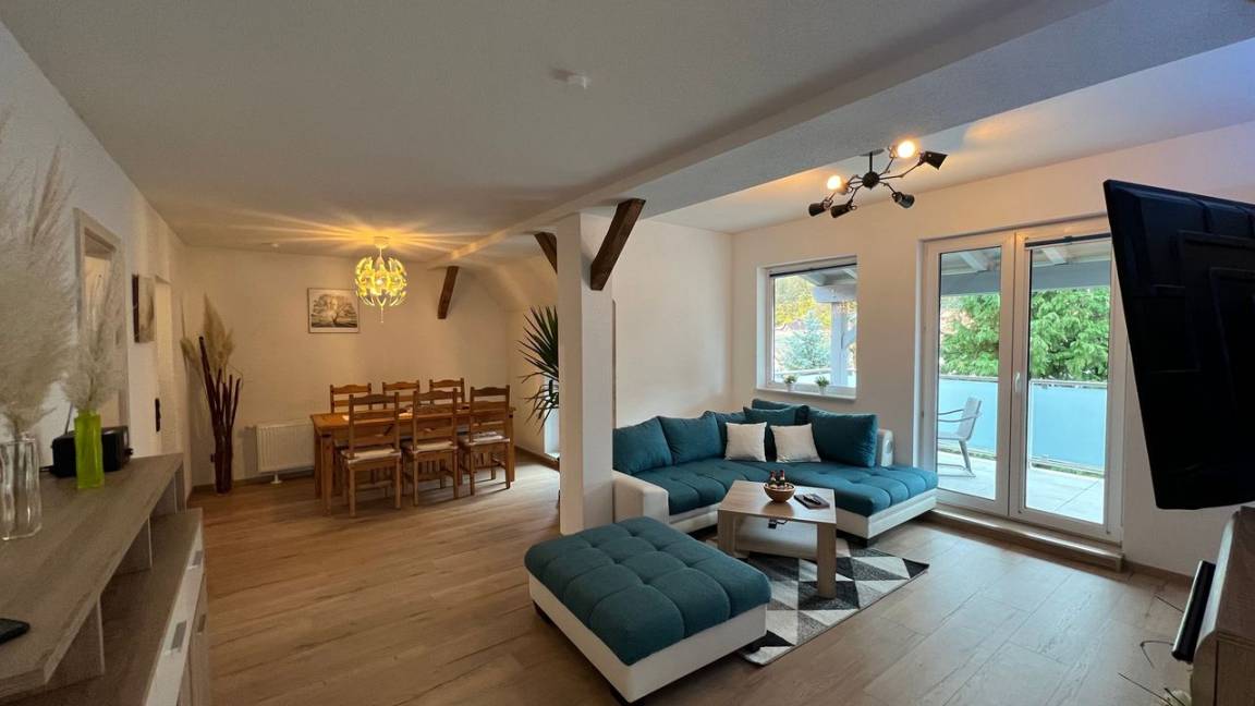 75 M² Ferienwohnung ∙ 1 Schlafzimmer ∙ 4 Gäste - Zella-Mehlis