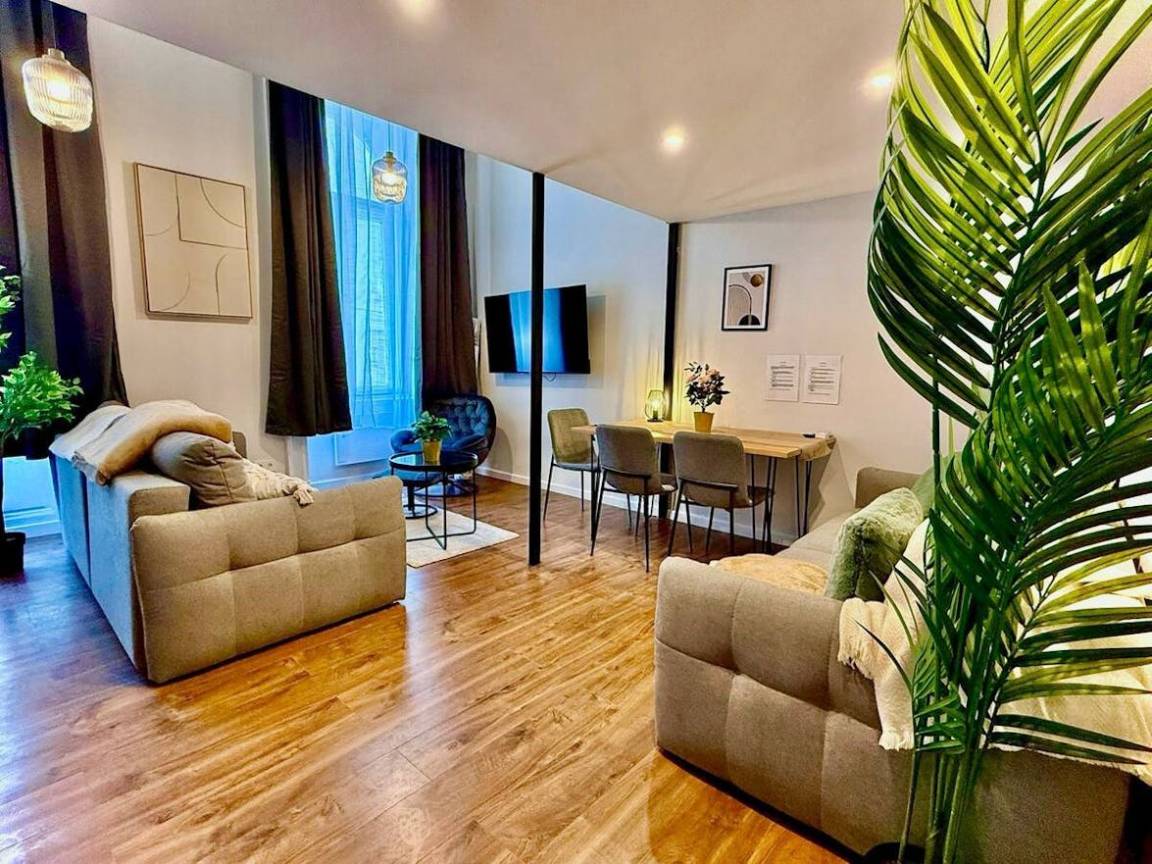 60 M² Apartment ∙ 2 Bedrooms ∙ 2 Guests - Budapest