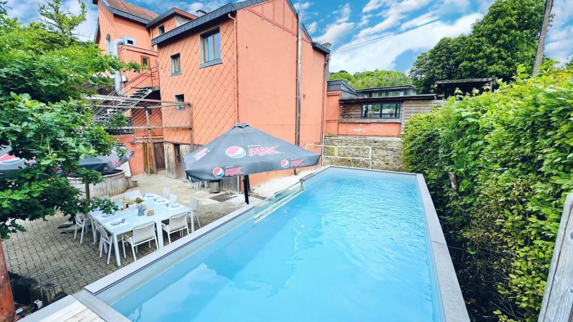 300 M² House ∙ 9 Bedrooms ∙ 15 Guests - Spa, Belçika