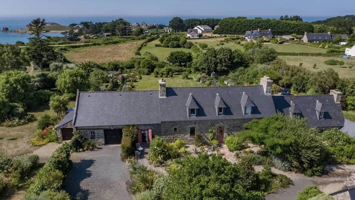350 M² Maison De Vacances ∙ 8 Chambres ∙ 15 Personnes - Plougrescant