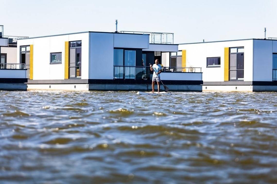 85 M² Hausboot ∙ 3 Schlafzimmer ∙ 6 Gäste - Ribnitz-Damgarten