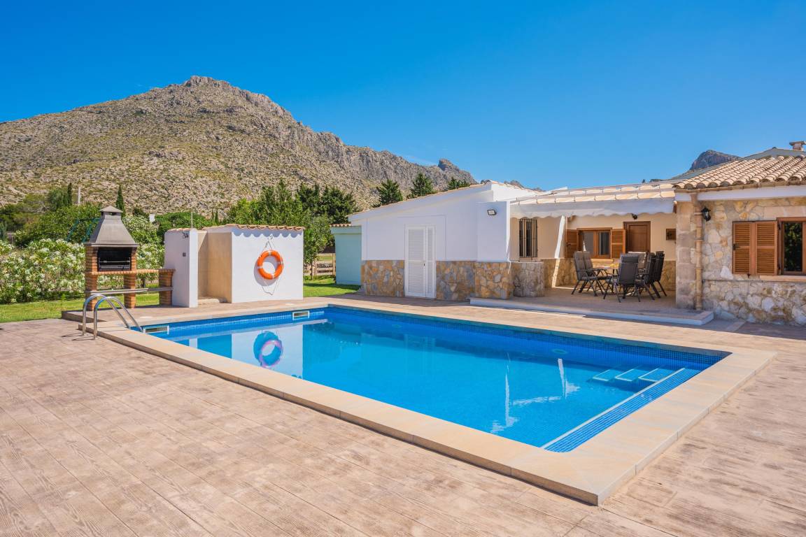 450 M² Villa ∙ 3 Bedrooms ∙ 6 Guests - Port de Pollença