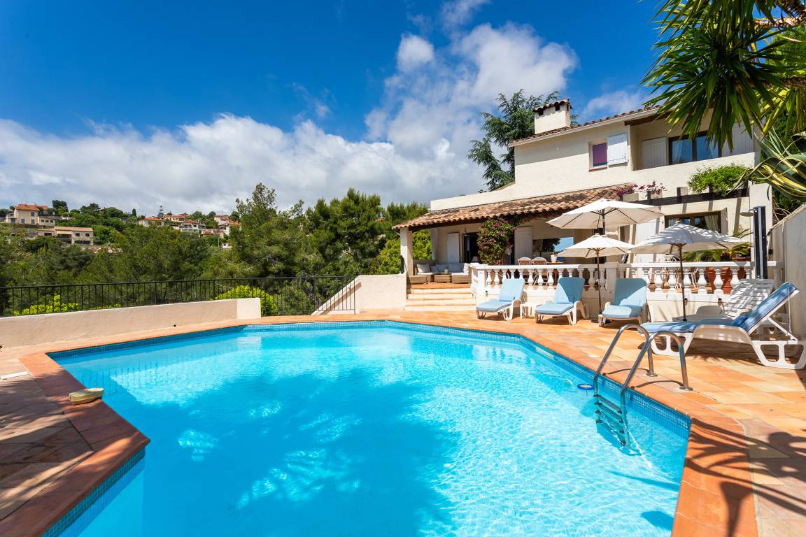 140 M² Villa ∙ 3 Bedrooms ∙ 6 Guests - Nice