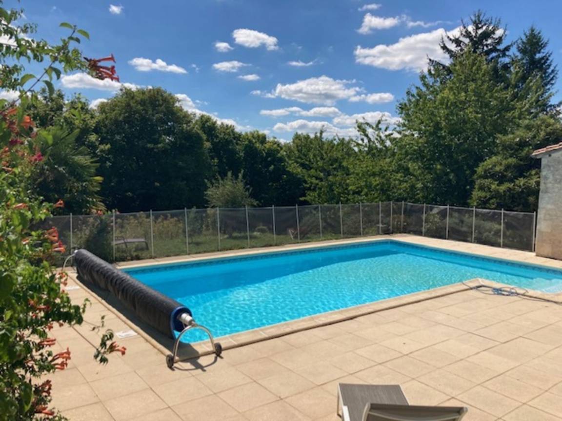 63 M² Cottage ∙ 2 Bedrooms ∙ 5 Guests - Charente