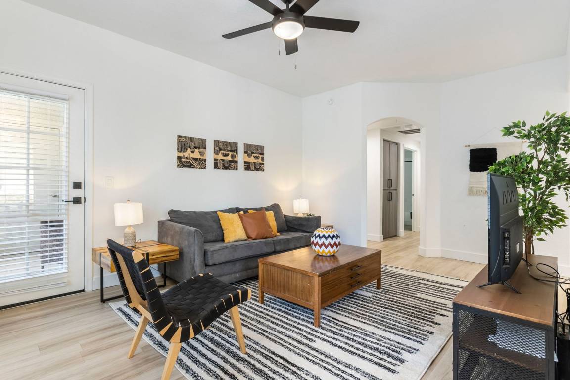 Apartment ∙ 2 Bedrooms ∙ 6 Guests - Cave Creek, AZ