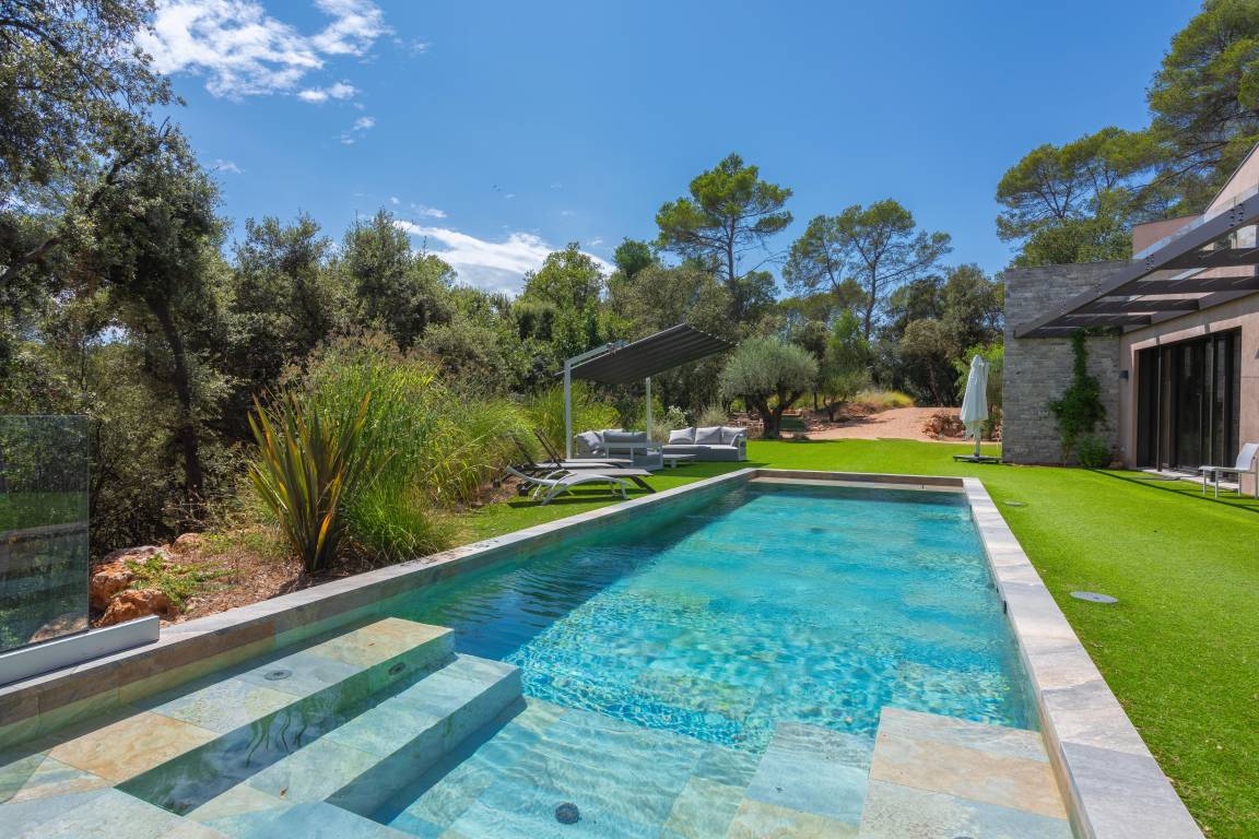 333 M² Villa ∙ 4 Bedrooms ∙ 10 Guests - Draguignan