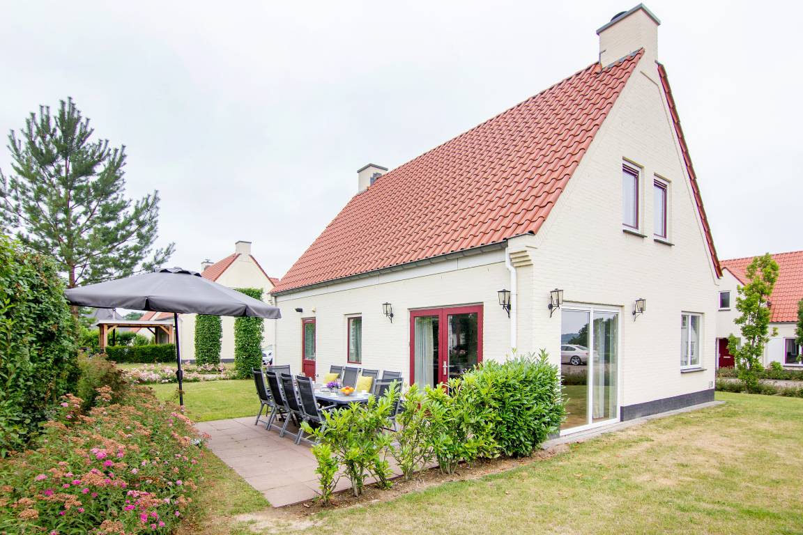 195 M² Villa ∙ 5 Bedrooms ∙ 10 Guests - Heerlen