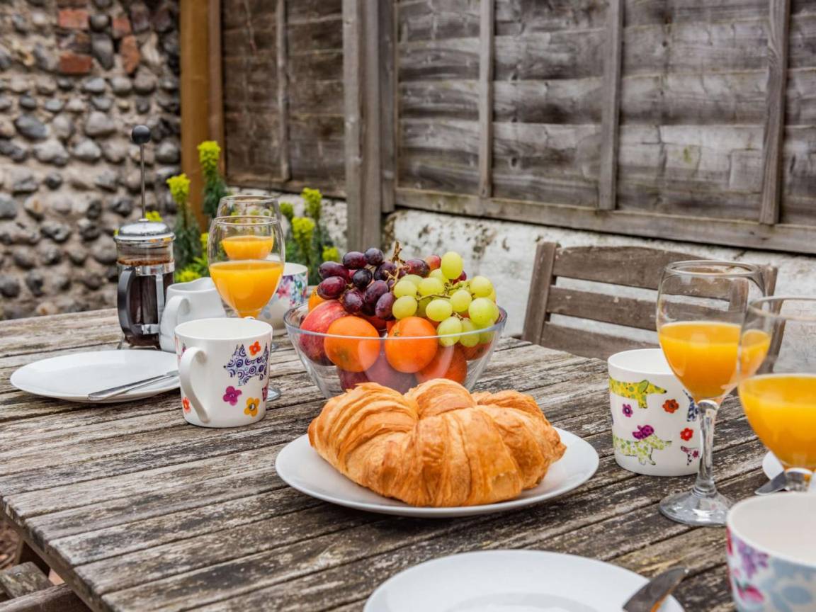 Cottage ∙ 2 Bedrooms ∙ 3 Guests - Eastbourne