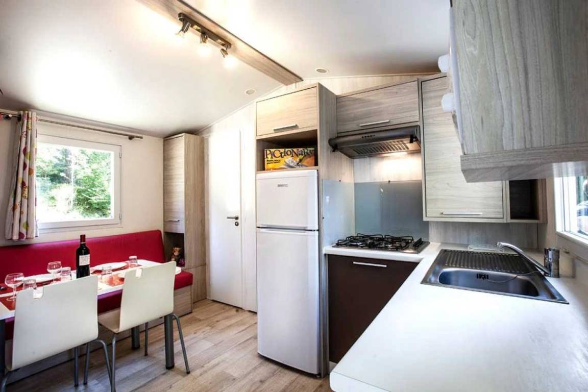 30 M² Camping ∙ 4 Huéspedes - Auvernia