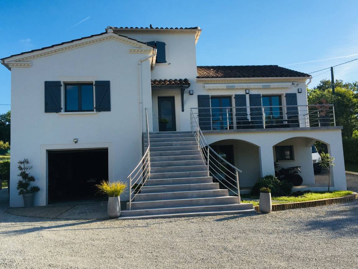 150 M² Villa ∙ 4 Chambres ∙ 8 Personnes - Lot