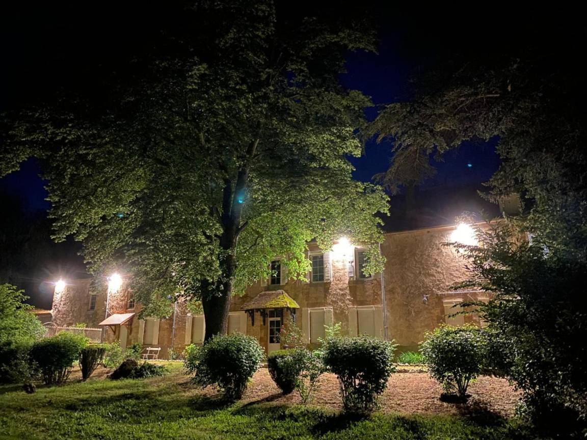 80 M² Cottage ∙ 2 Bedrooms ∙ 4 Guests - Auvergne