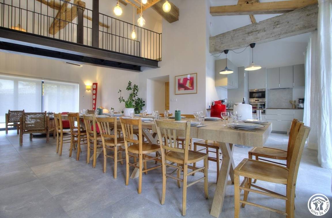 220 M² Gîte ∙ 7 Chambres ∙ 15 Personnes - Beaujolais