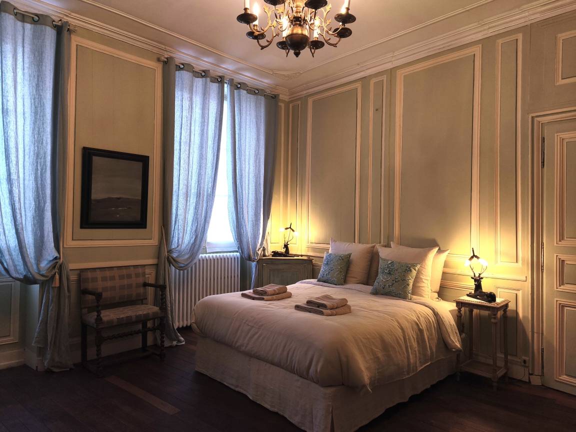 50 M² Chambre D'hôtes ∙ 1 Chambre ∙ 4 Personnes - Saint-Amand-Montrond
