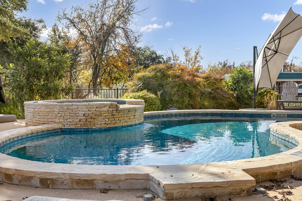 Hotel ∙ 1 Bedroom ∙ 2 Guests - Luckenbach, TX