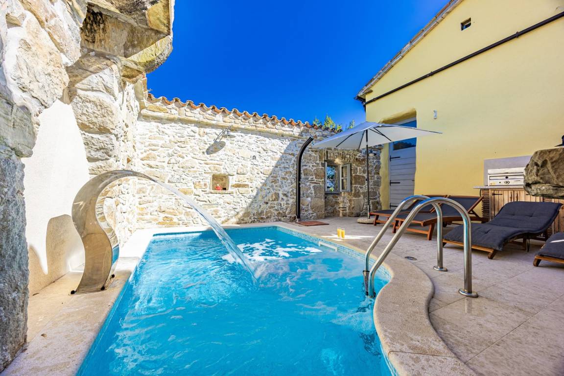 150 M² Villa ∙ 2 Habitaciones ∙ 4 Huéspedes - Istria