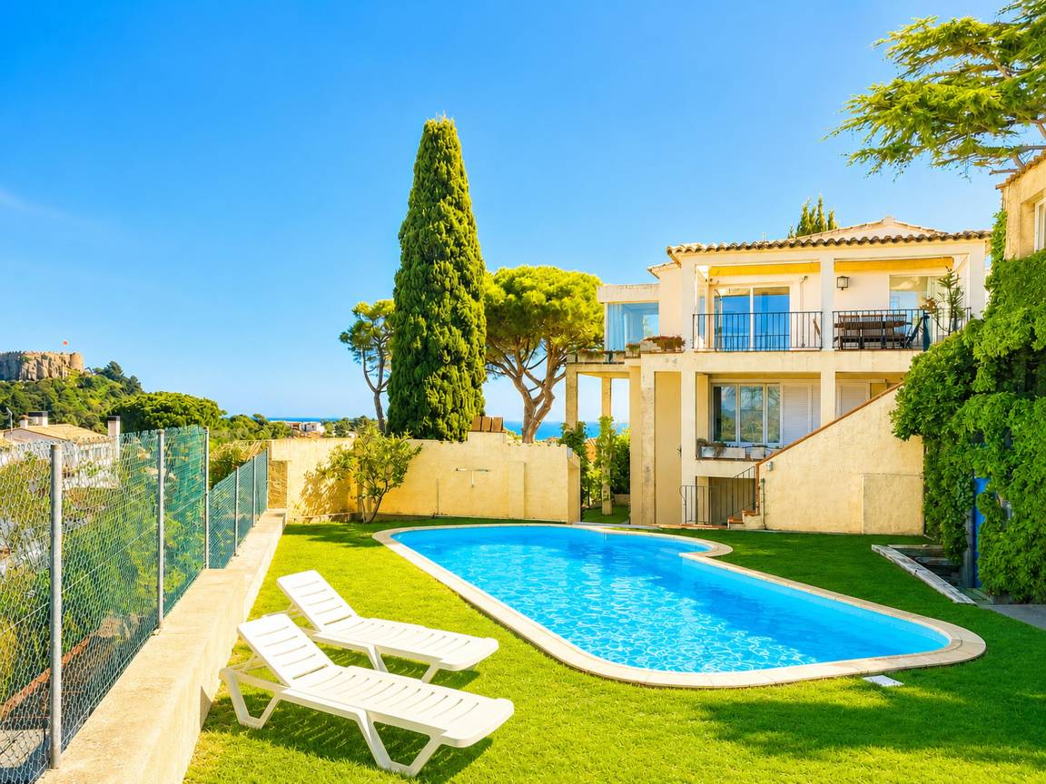 241 M² Cottage ∙ 4 Bedrooms ∙ 8 Guests - Spain