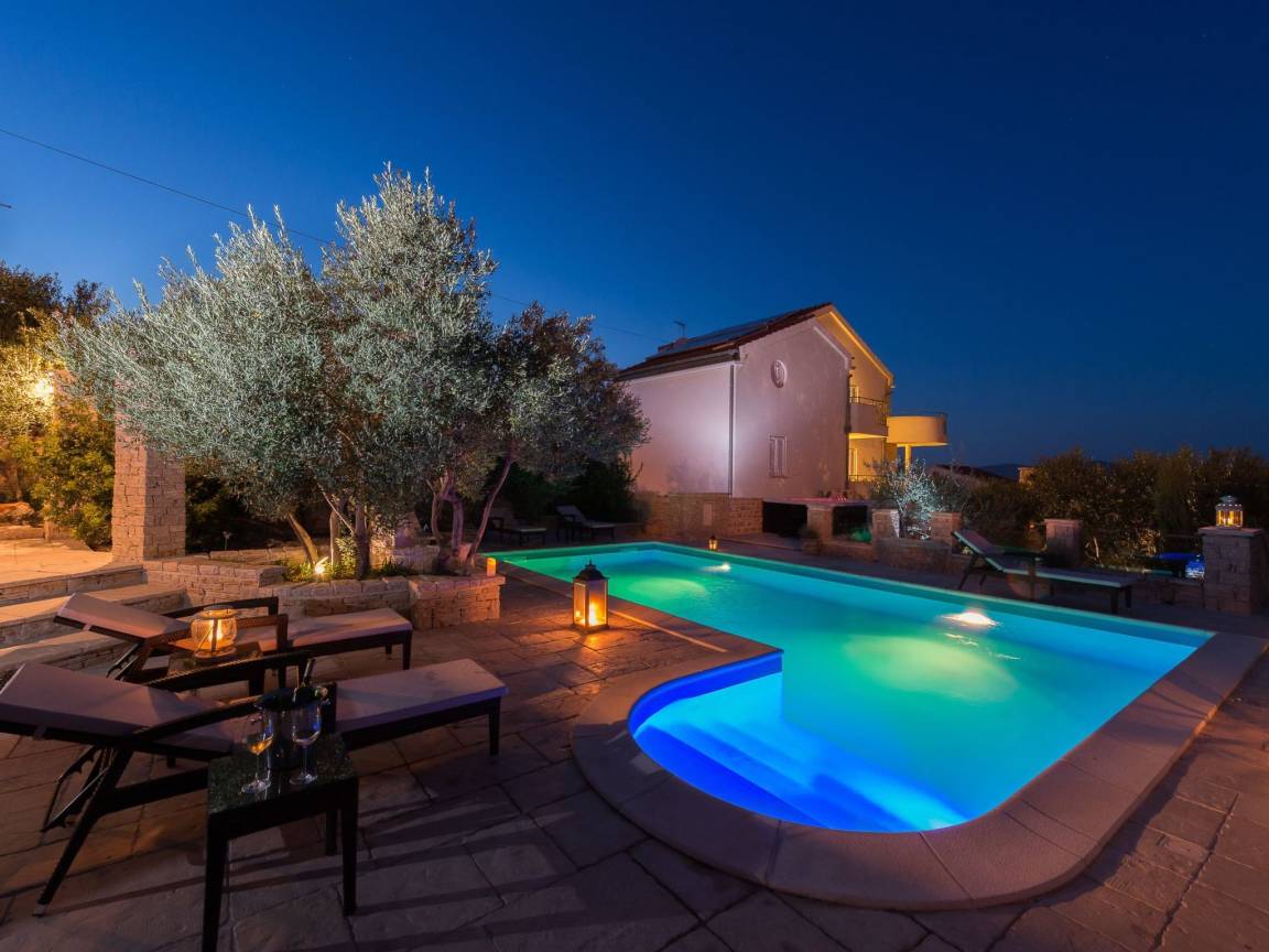 55 M² Ferienwohnung ∙ 2 Schlafzimmer ∙ 4 Gäste - Murter