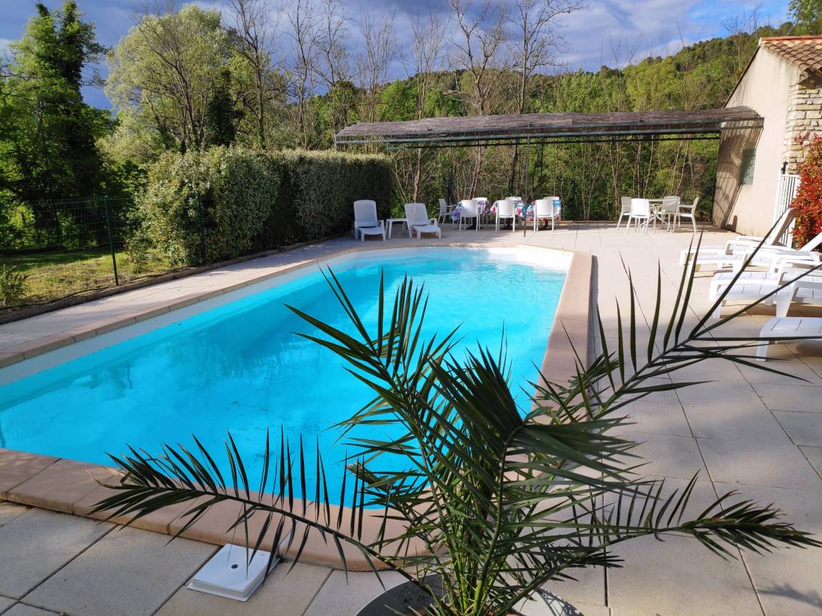 170 M² Villa ∙ 5 Chambres ∙ 13 Personnes - Rustrel
