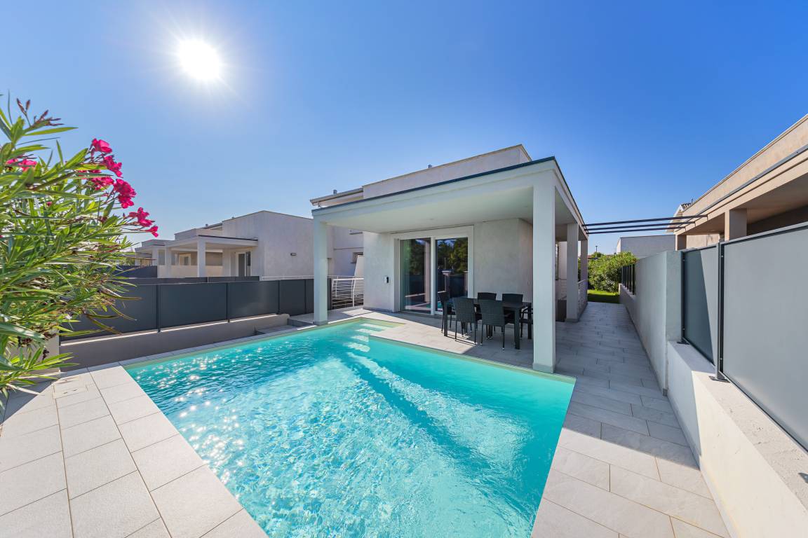 125 M² Villa ∙ 3 Bedrooms ∙ 8 Guests - Sirmione