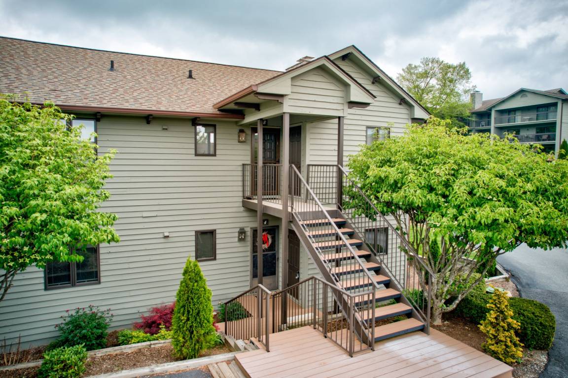 Condo ∙ 2 Bedrooms ∙ 6 Guests - Blowing Rock, NC