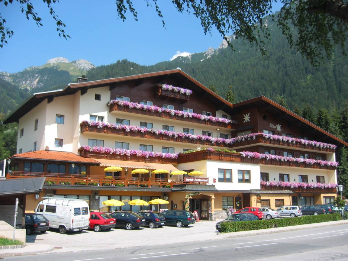 18 M² Hotel ∙ 1 Bedroom ∙ 2 Guests - Schwaz