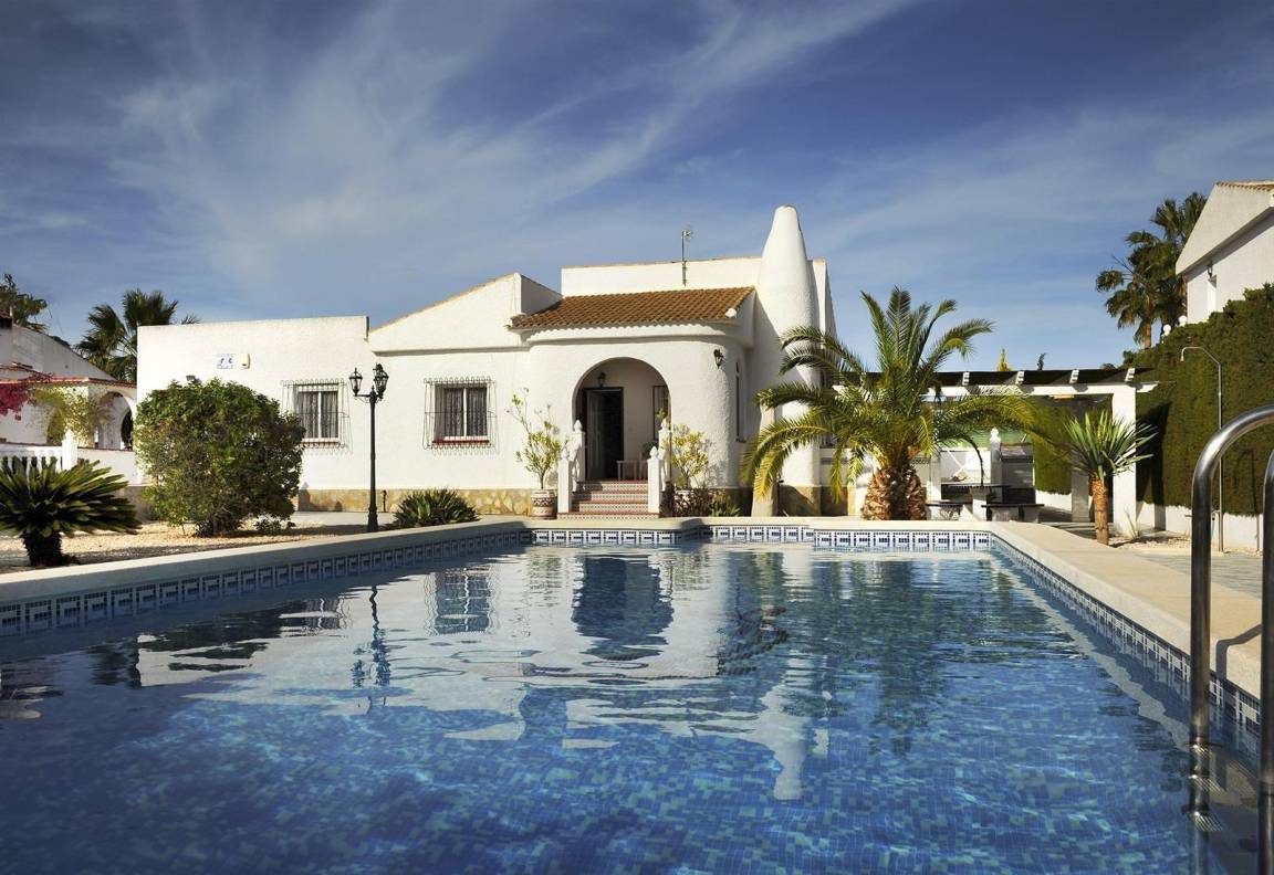 280 M² Villa ∙ 4 Schlafzimmer ∙ 8 Gäste - Torrevieja