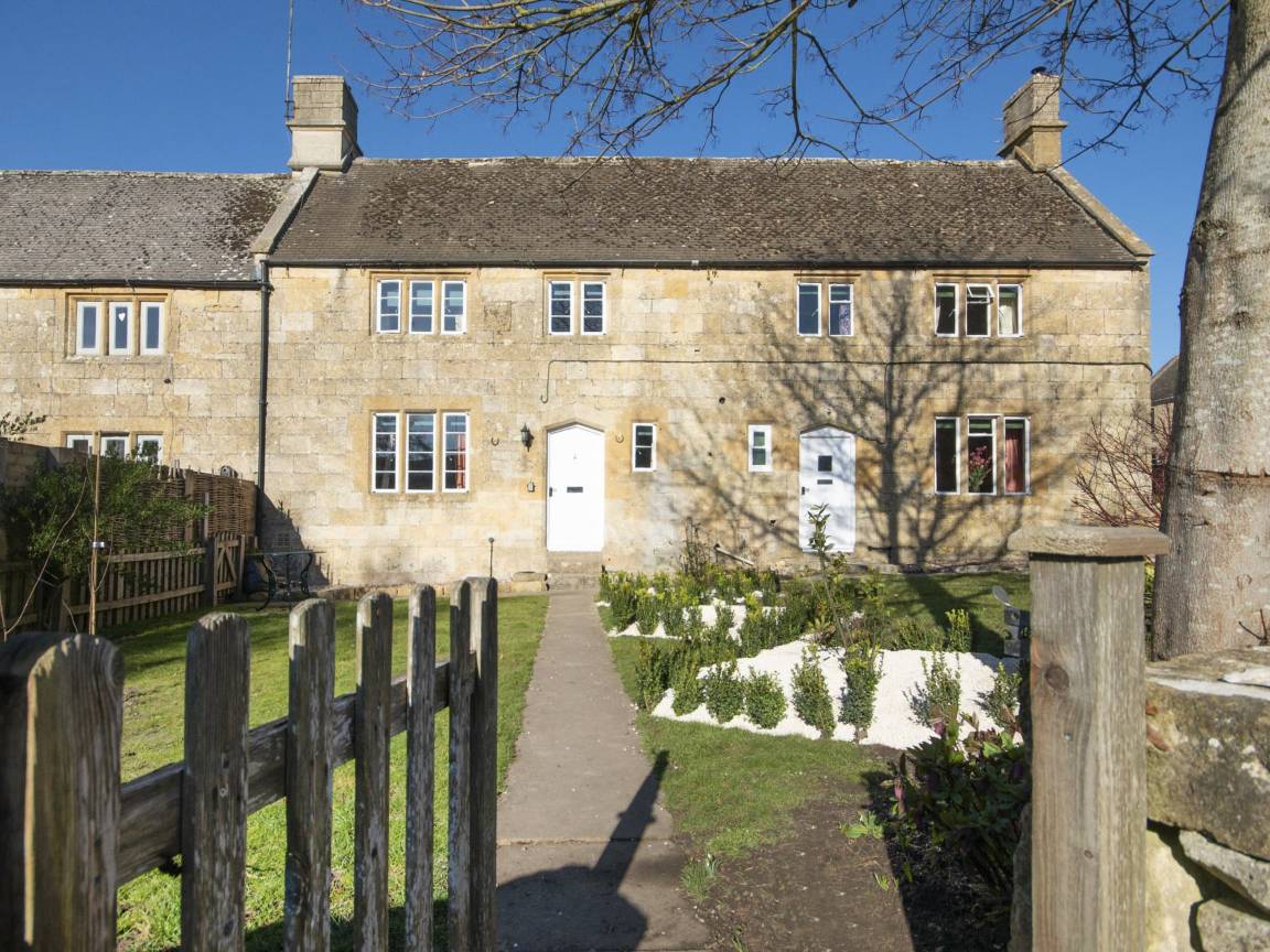 Cottage ∙ 2 Bedrooms ∙ 4 Guests - Winchcombe