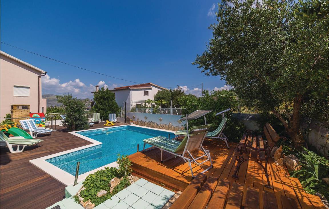 89 M² Ferienwohnung ∙ 2 Schlafzimmer ∙ 6 Gäste - Trogir