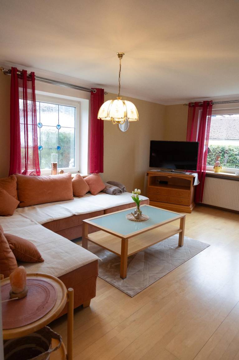 75 M² Ferienwohnung ∙ 2 Schlafzimmer ∙ 4 Gäste - Abensberg