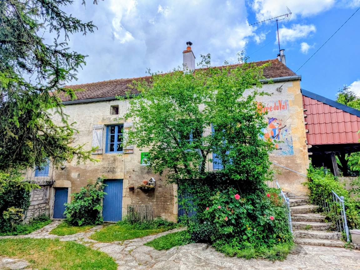 120 M² Cottage ∙ 3 Chambres ∙ 6 Personnes - Montbard