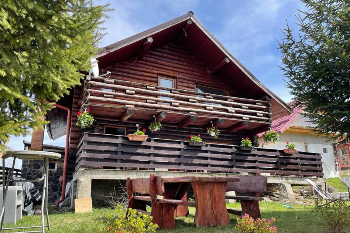 120 M² Chalet ∙ 3 Bedrooms ∙ 8 Guests - Bran