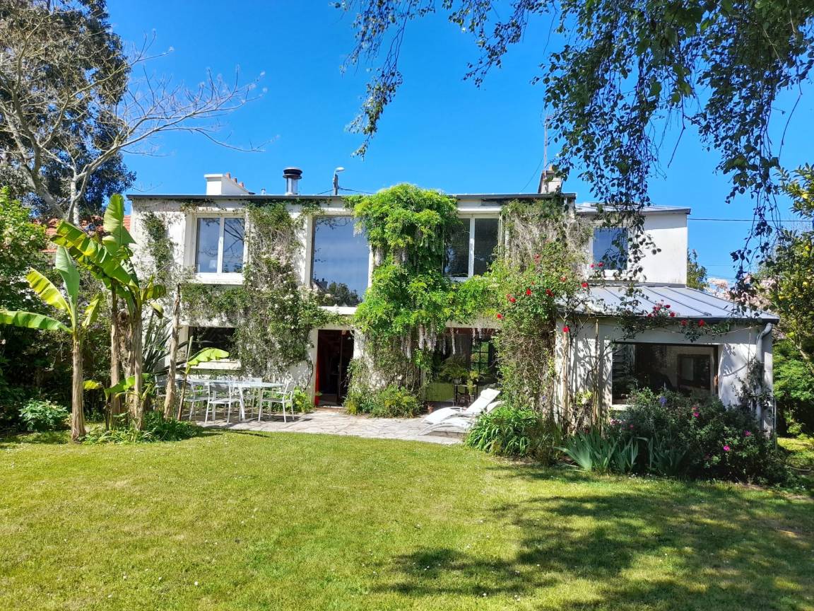 290 M² Ferienhaus ∙ 6 Schlafzimmer ∙ 1 Gast - Brest