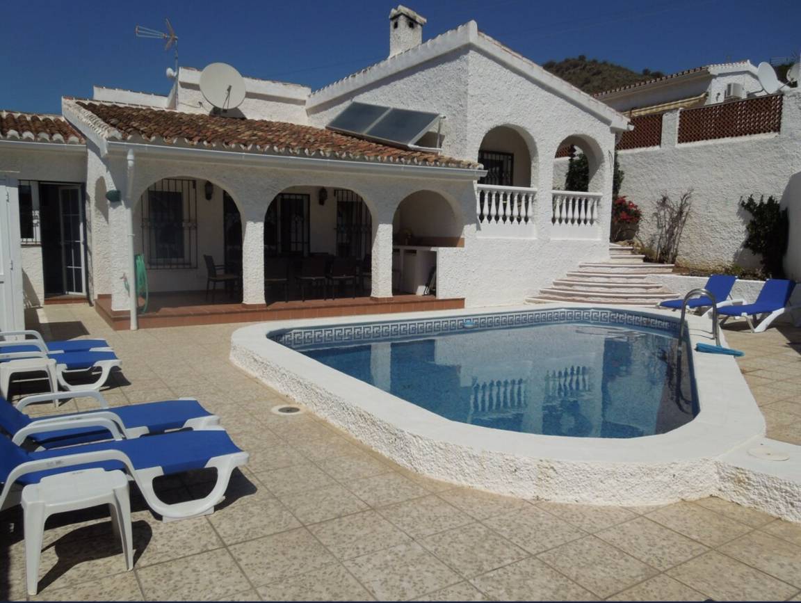 100 M² Villa ∙ 3 Bedrooms ∙ 7 Guests - Nerja