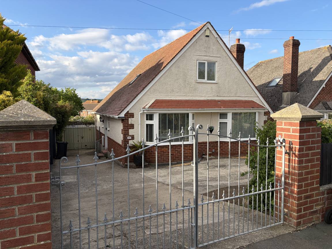 Cottage ∙ 3 Bedrooms ∙ 6 Guests - Weymouth