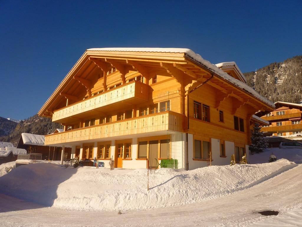67 M² Appartement ∙ 1 Slaapkamer ∙ 5 Gasten - Frutigen