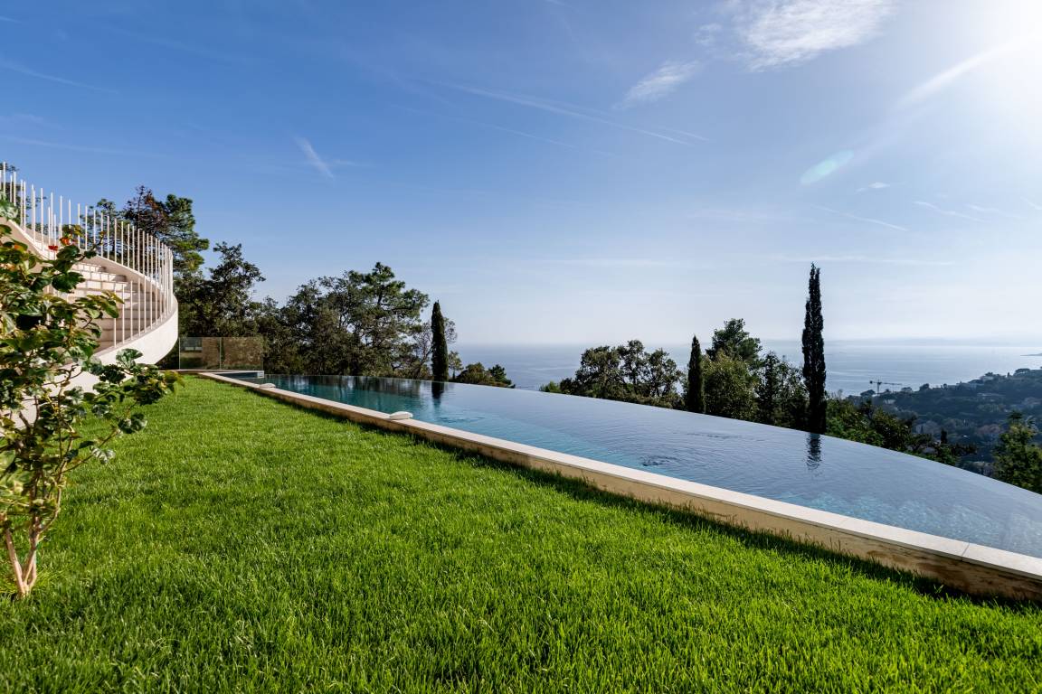 300 M² Villa ∙ 4 Makuuhuonetta ∙ 8 Vierasta - Saint-Raphaël