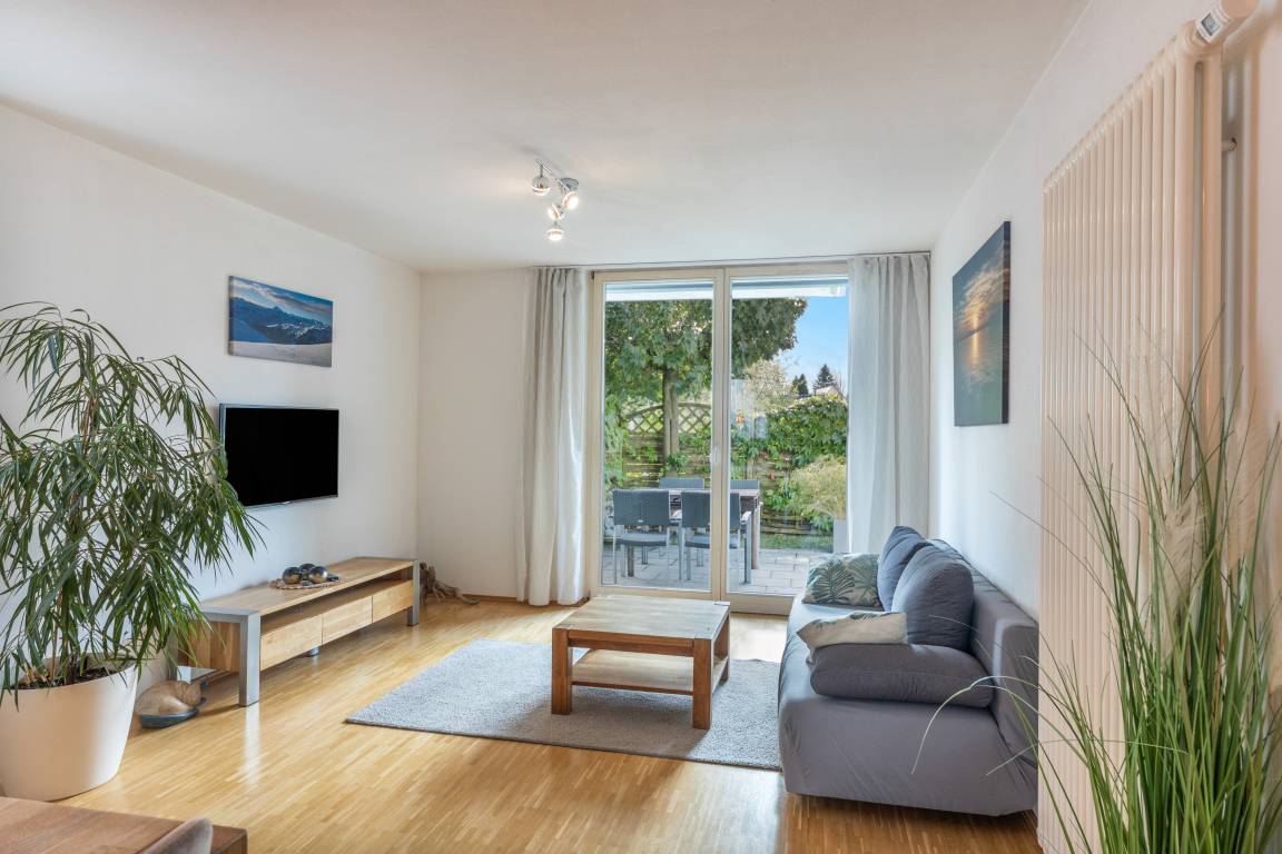 60 M² Ferienwohnung ∙ 2 Schlafzimmer ∙ 2 Gäste - Hilzingen