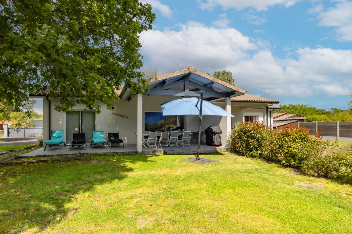 140 M² Maison De Vacances ∙ 3 Chambres ∙ 6 Personnes - Vendays-Montalivet