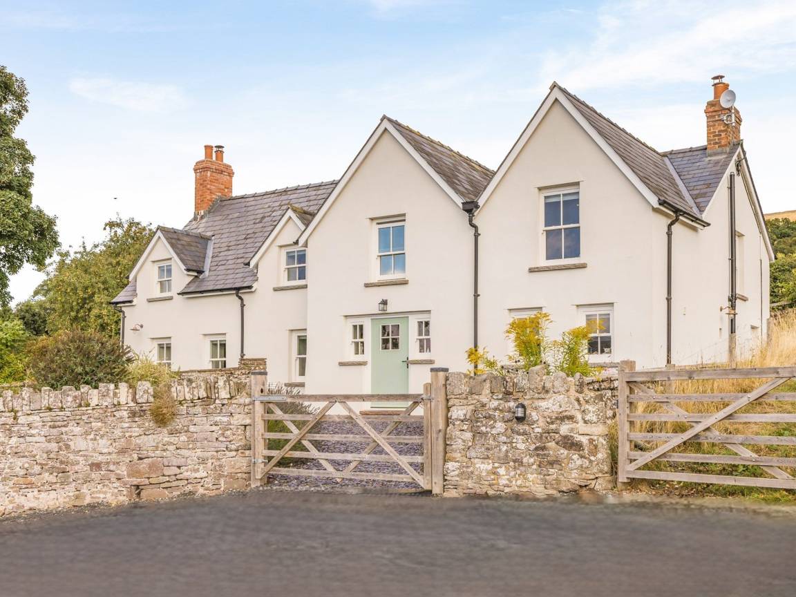 Cottage ∙ 5 Bedrooms ∙ 10 Guests - Abergavenny