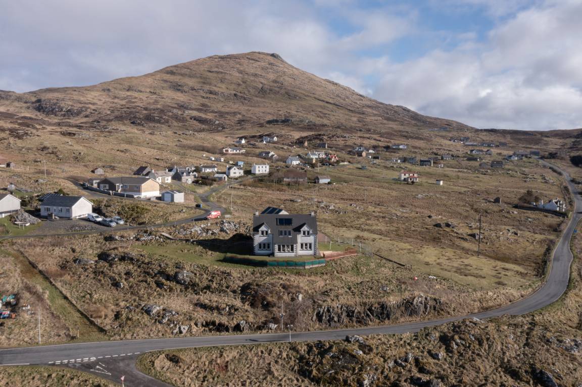 Cottage ∙ 4 Bedrooms ∙ 9 Guests - Barra, United Kingdom
