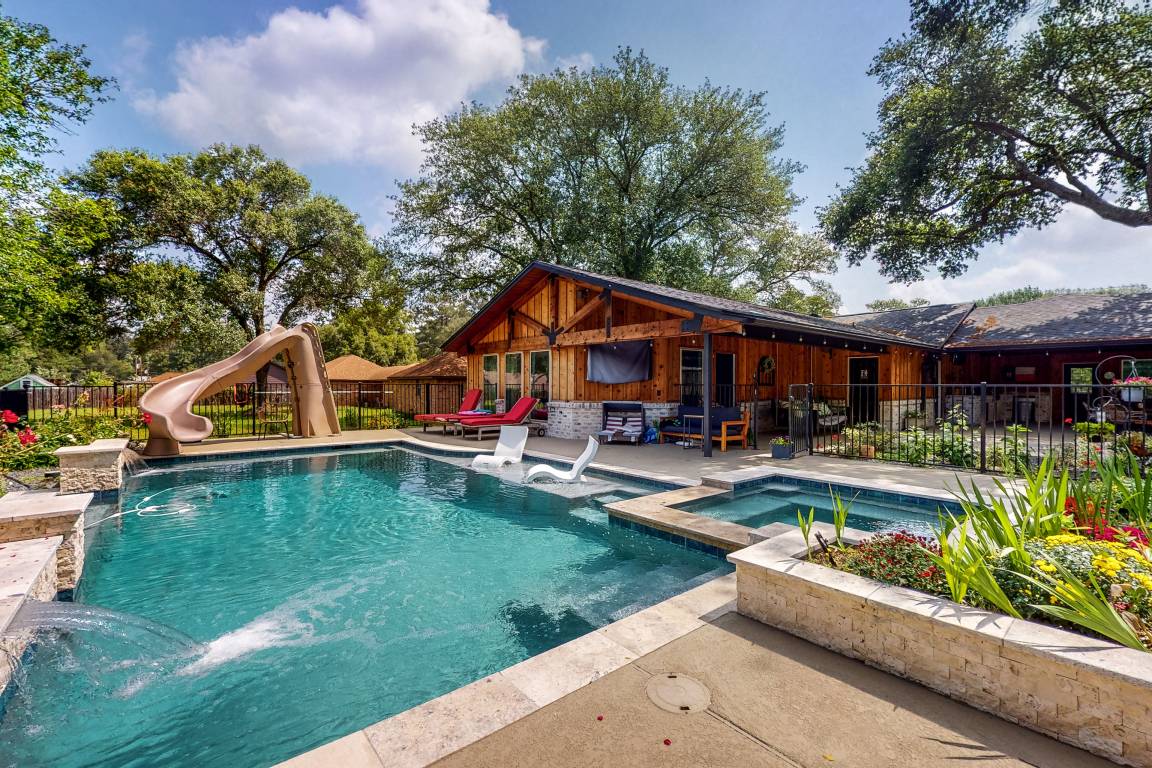 255 M² House ∙ 3 Bedrooms ∙ 10 Guests - Stagecoach, TX