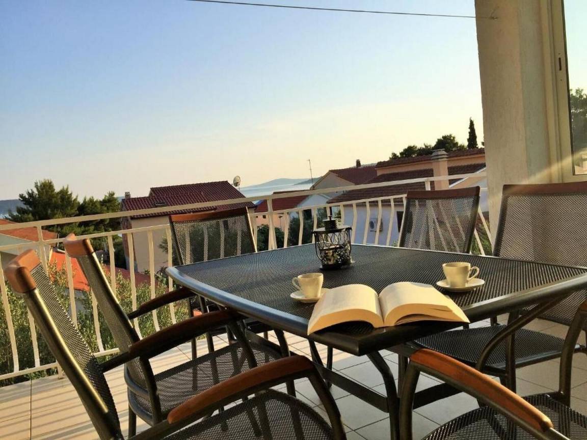 60 M² Ferienwohnung ∙ 2 Schlafzimmer ∙ 4 Gäste - Šibenik