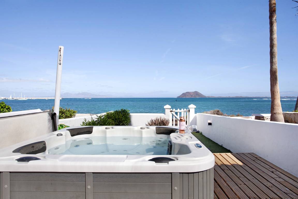 80 M² Villa ∙ 2 Bedrooms ∙ 4 Guests - Corralejo